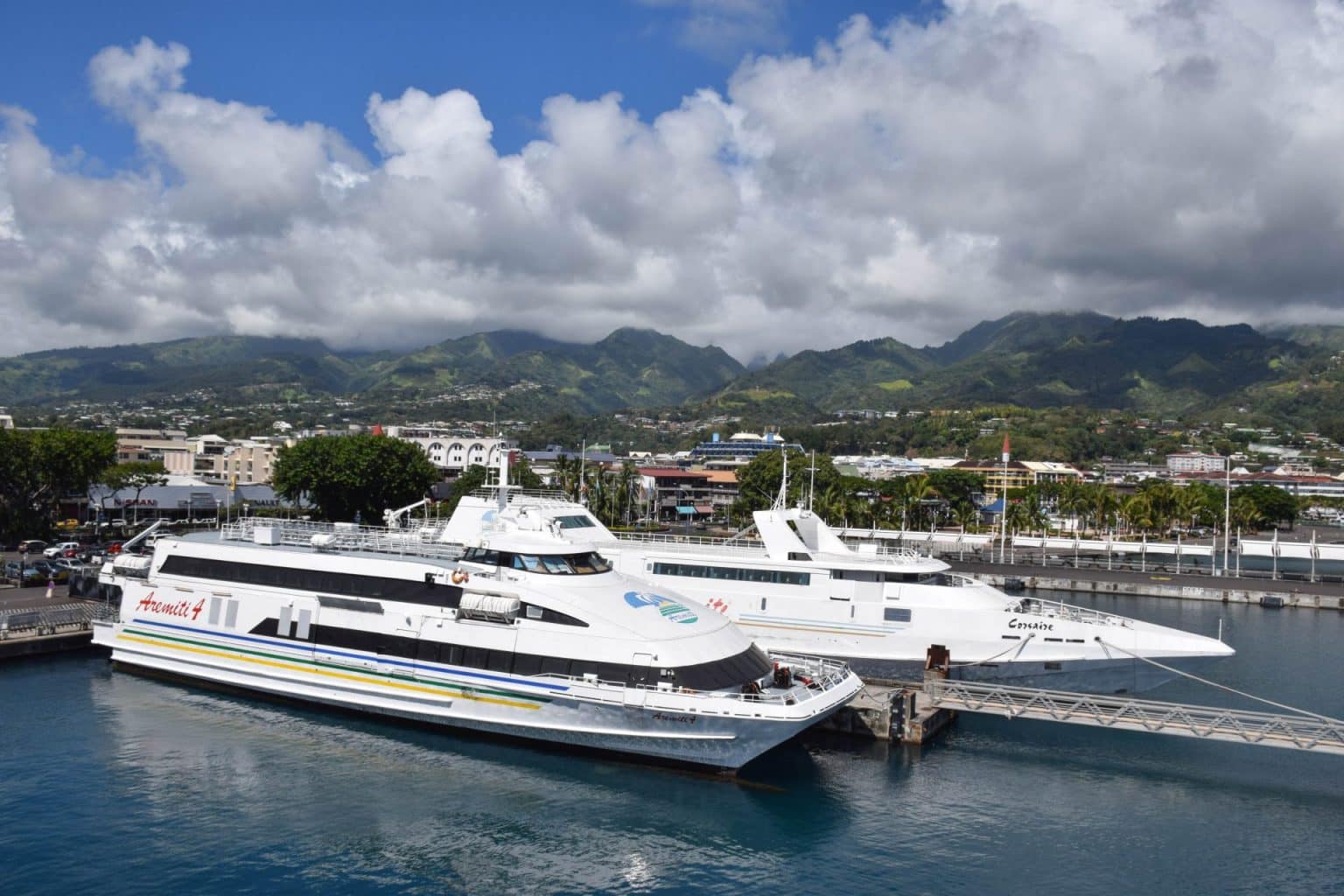Forget Bora Bora: 3 Reasons Moorea is the Best of Tahiti