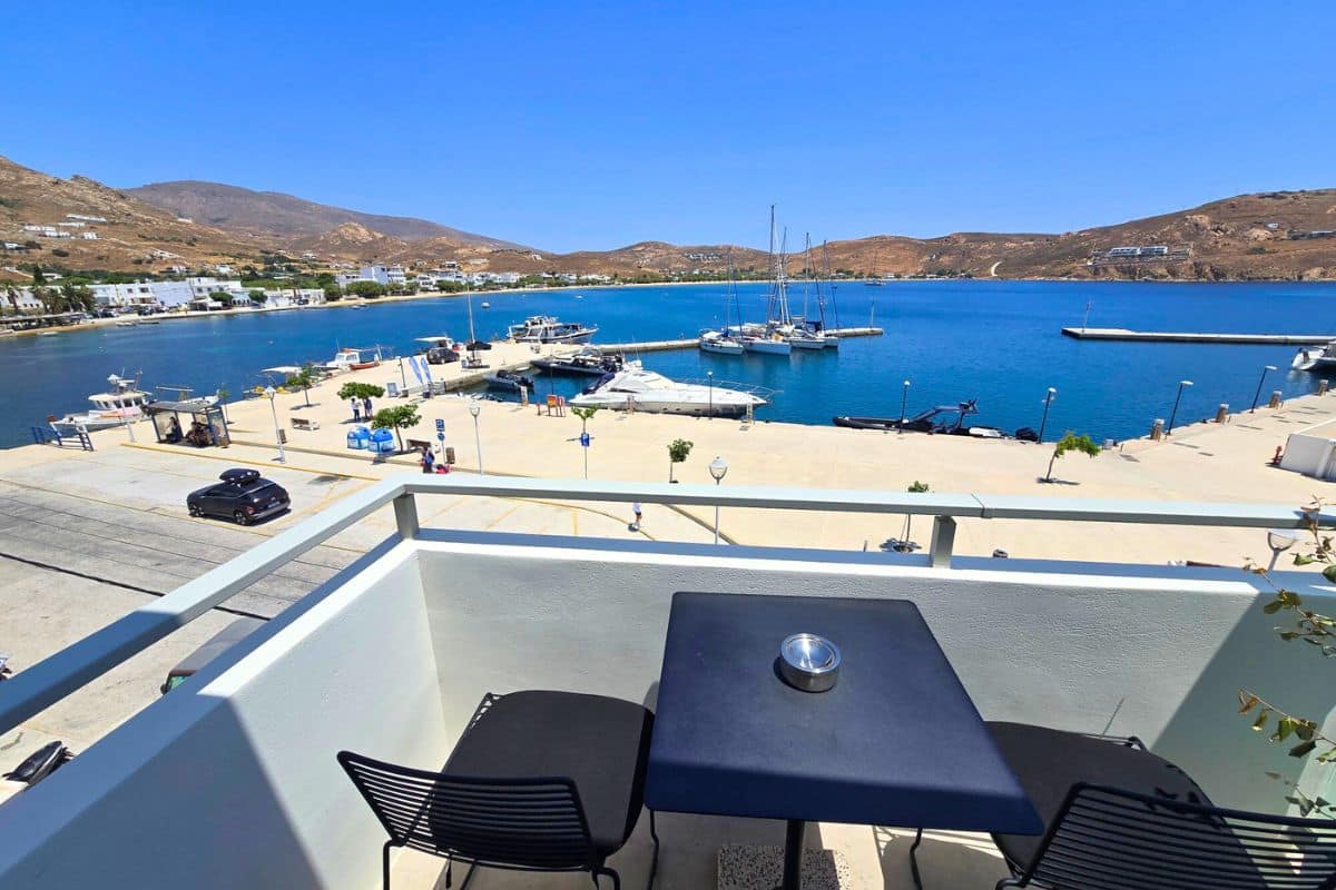 The Colorful Greek Island of Serifos Has a Clifftop Old Town With ...